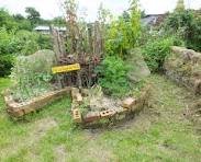 Keyhole Gardens: Combining Composting and Gardening for Maximum ...